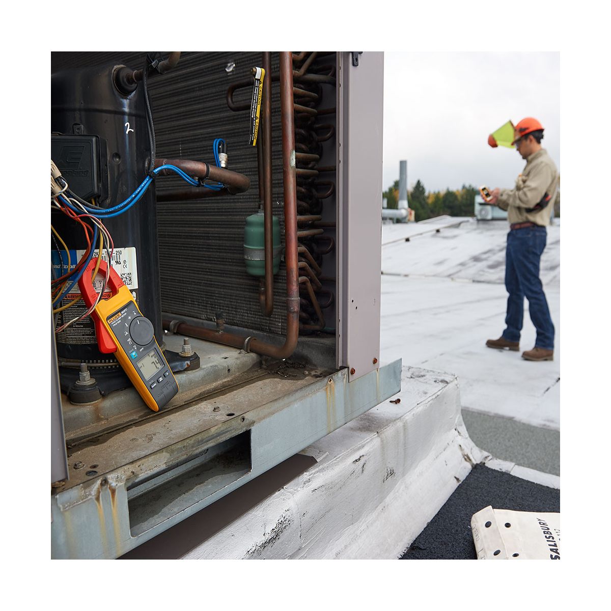 Fluke - True-RMS HVAC Clamp Meter - Wireless Fluke Connect®-Enabled